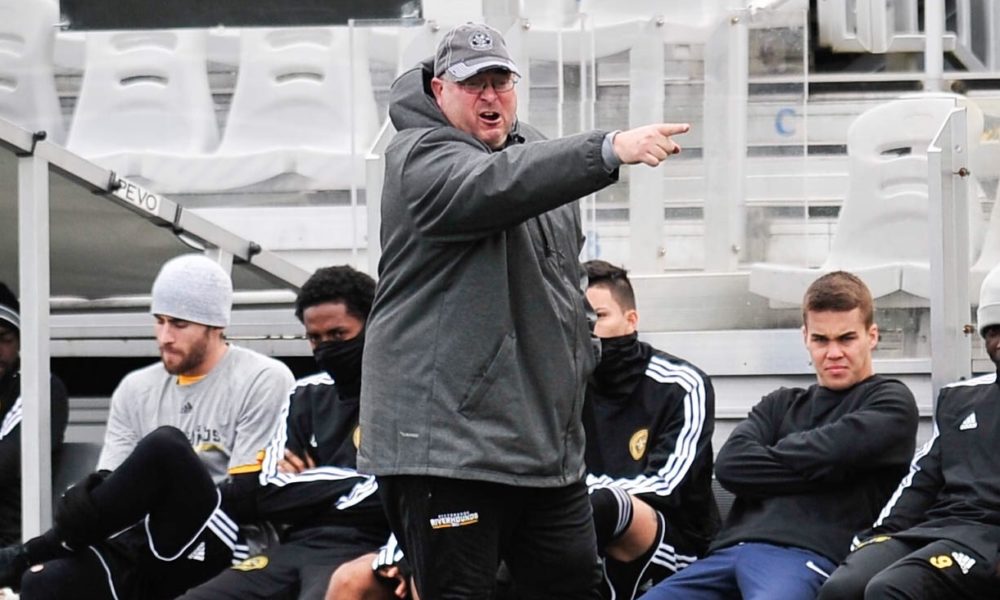 Lilleyball Stays: Hounds extend Bob Lilley's contract through 2024 ...