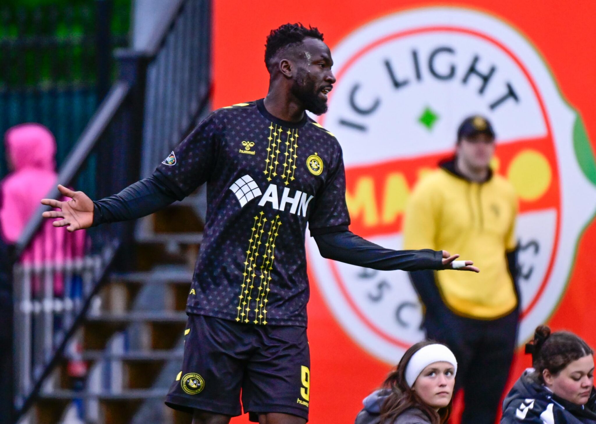 Takeaways: Defensive lapse snaps home mojo as Riverhounds fall to ...